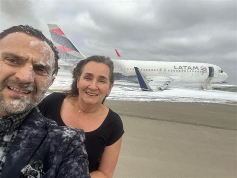 Ich samolot się rozbił Pierwsze co to zrobili selfie
