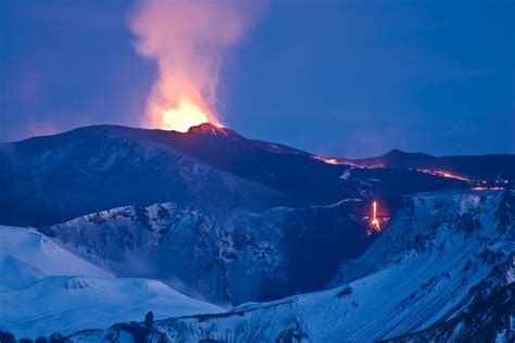 Katla Icelands Biggest Volcano May Erupt After 2 Big Earthquakes Should Aviation Be Worried
