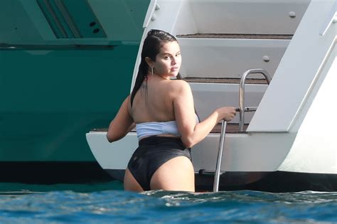 Selena Gomez Shows Off Her Real Curves In Unedited Bikini Snap On Yacht