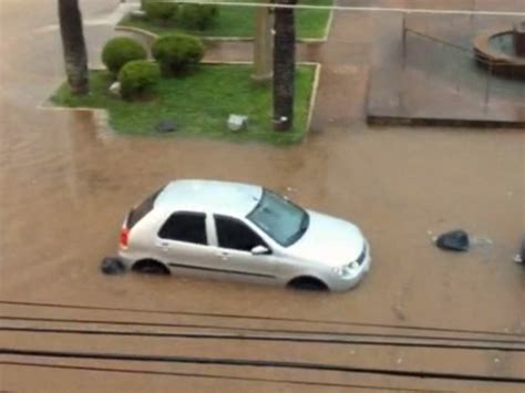 G1 Chuvas Fortes Deixam Ruas Alagadas Em Cidades Do Sul De Minas