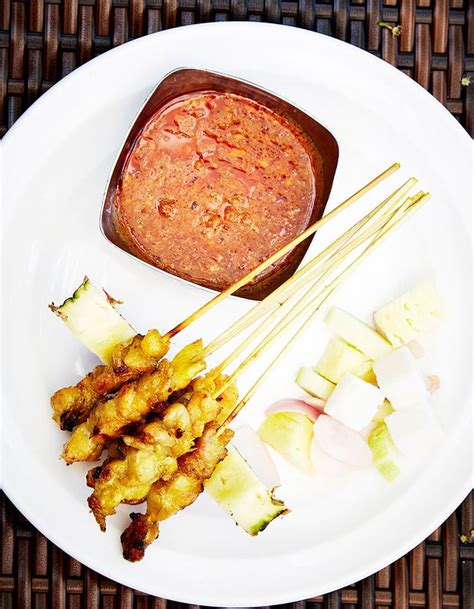 Brochettes de poulet sauce satay aux cacahuètes pour 4 personnes