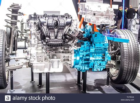 Car Engine Cross Section Hi Res Stock Photography And Images Alamy
