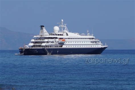 Χανιά Στο Ενετικό Λιμάνι το κρουαζιερόπλοιο Seadream 1 Photos