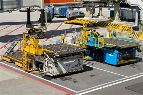 530 Palletized Load System Foto Stok Potret And Gambar Bebas Royalti Istock