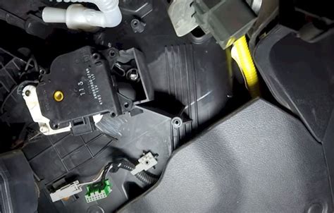 Honda Civic Blend Door Actuator Location