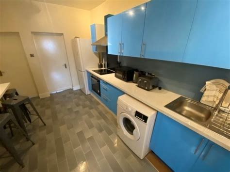4 Bed Flat To Rent In 387a Gloucester Road Horfield Bristol Bs7 £