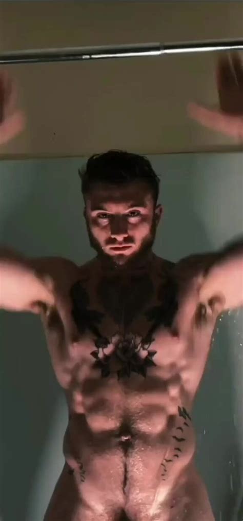 Tiktoker Does Naked Transition ThisVid En Anglais
