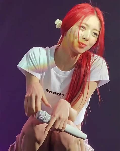 Itzy Yuna R Kpophotties