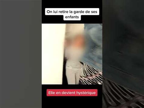 On Lui Retire C Est Enfant Car Elle Tape Les Fesse De Sa Fille Et Le