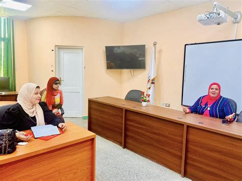 جلسة عصف ذهنى ومناقشة حوارية لمناقشة الأفكار والترتيبات المختلفة