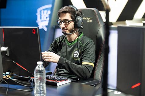 FLY V Per I Did Not Expect To Play Riven In LCS At All Let Alone Both Games This Weekend