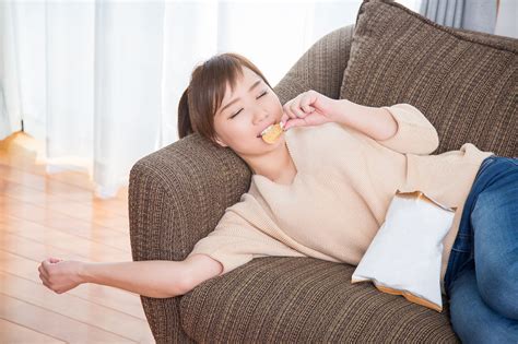 【医師監修】寝ても疲れが取れない理由は？3つの原因から対処法まで解説｜wenell（ウィーネル）