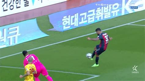 슈퍼세이브 타르델리의 완벽한 찬스를 지워버리는 윤보상 Gk 전반 23분 아프리카tv Vod