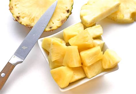 The Shocking Reason Your Mouth Tingles When You Eat Pineapple Pulptastic