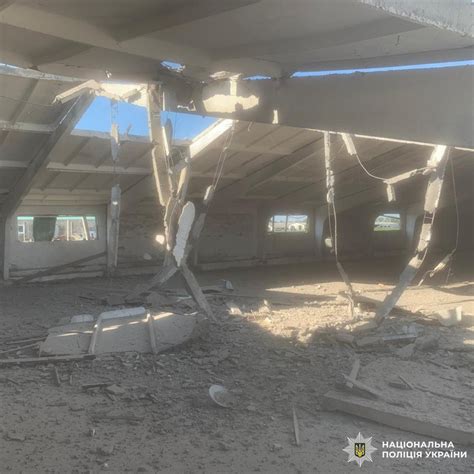 Поліція оприлюднила фото з місць влучань російських дронів на Харківщині Читайте на Ukr Net