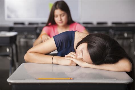 Here S How To Avoid Falling Asleep In Class Teenlife