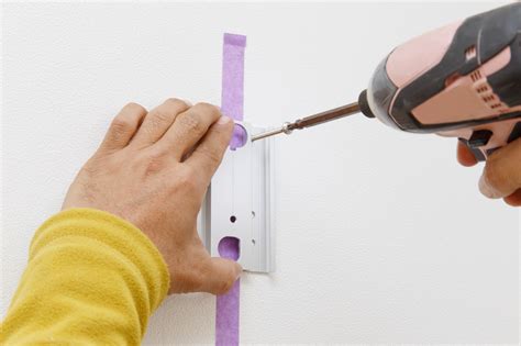 賃貸の壁に穴をあけても問題ない？原状回復義務が発生しない具体例とおすすめdiyアイテムとは 暮らしエイト【ハウスコム】