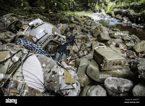 United States Army Ranger Machine Gunner In The Forest Stock Photo Alamy