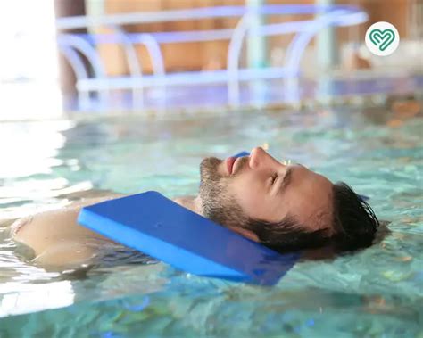 آب درمانی برای دیسک کمر خوب است؟