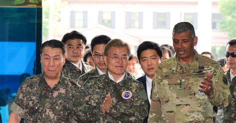 경향포토 문재인대통령 한미연합사령부 방문