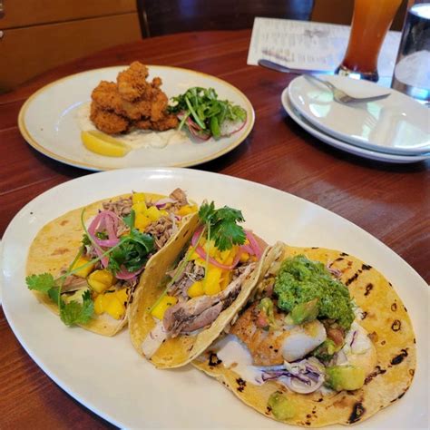 Wildfin American Grill 835 Nw Gilman Blvd