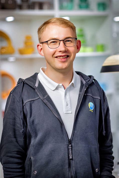 Mitarbeiter Anton Holtmann Gmbh Haushaltswarengeschäft In Beckum