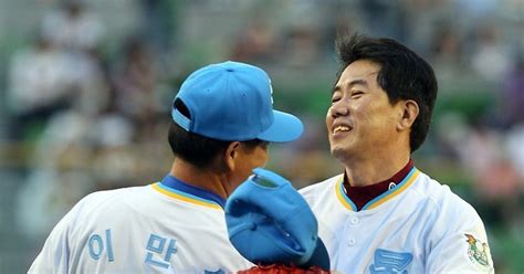 삼성 레전드 김시진·이만수 프로야구 Ks 3차전 시구 시포