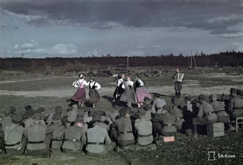 24 Amazing Colour Photos Of Finland During Ww2 Artofit