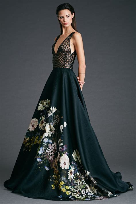 Dennis Basso Pre Fall 2017 Fashion Show Gowns Fashion Nice Dresses