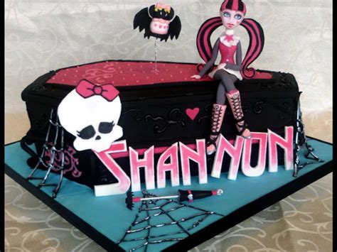 Monster High Cake Draculaura