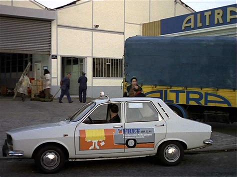 IMCDb org 1970 Renault 12 L Série 1 R1170 in Trafic 1971