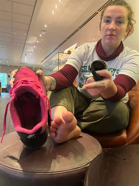 Sniff Lick And Worship These Paws Rpinkpaws