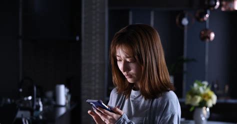 夫のスマホを盗み見る「あなたがしてくれなくても」戦慄の7話：フォトギャラリー｜シネマトゥデイ