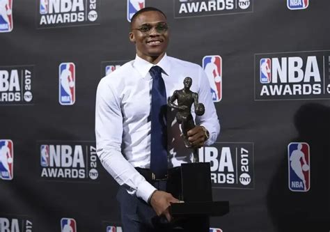 多亏威少mvp拿得早！约基奇场均30三双，也很可能无缘mvp？