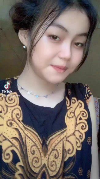 10 file(s) including LIA PUTRI 2.mp4 are shared from Ai**ah - TeraBox
