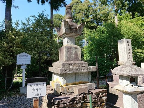 【七尾市「山の寺寺院群」】隠れキリシタンの寺「本門法華京都妙蓮寺末 揚柳山 本行寺 ほんぎょうじ 」 Discover Noto