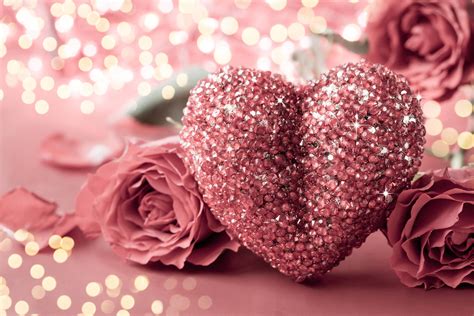 2600 Pink Heart Wallpapers