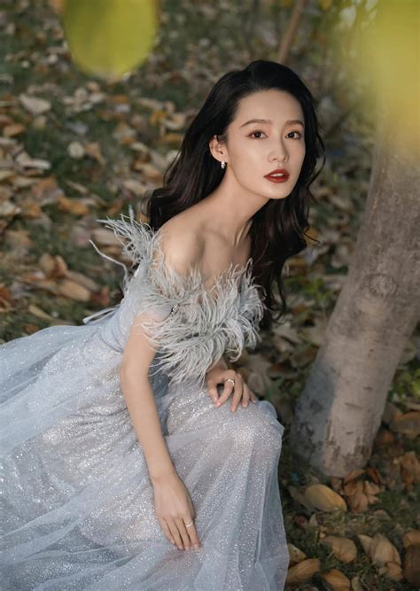 女星李沁造型合集：小巧玲珑、小鸟依人 搜狐大视野 搜狐新闻