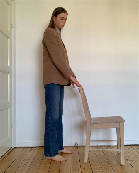 Pin By Alex Gabriel On Flared Jeans And Barefoot Fashion Female Girl