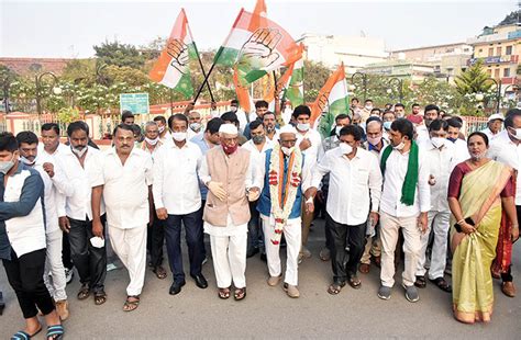 Mekedatu Bengaluru Padayatra Dks Digs Heels In Cm Likely To Crack