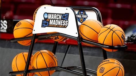 Fan Completes Quest To See All 364 NCAA Division I Men S Basketball