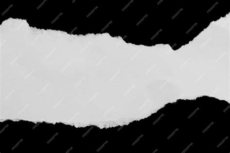 찢어진 된 종이 질감 복사 공간 조각 프리미엄 사진