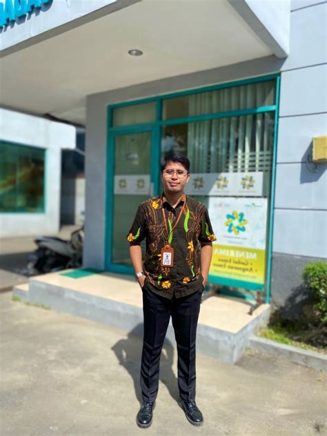 Take A Pics Lets Smile And Cheer Up🏢🙆🏻‍♂️ Abid Ardiansyah