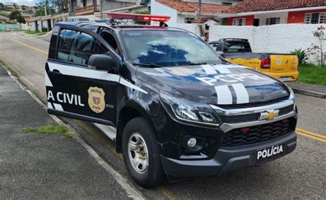 Homem Esfaqueia Ex Esposa E Mata Vizinho Por Ciúmes Na Rmc