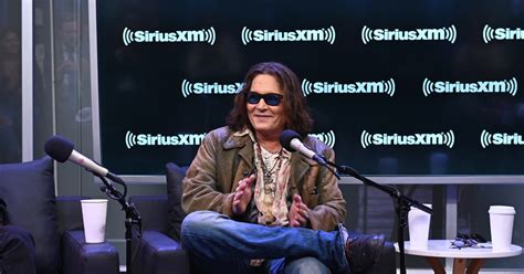 Johnny Depp Unrecognizable Without Beard And Mustache In New Photo Parade