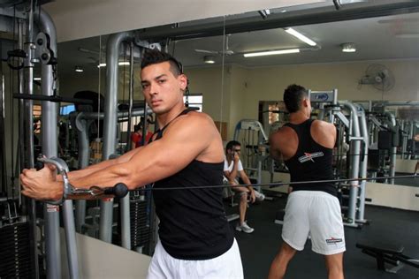 BRAÇO FORTE MUSCULAÇÃO DICAS DE TREINO