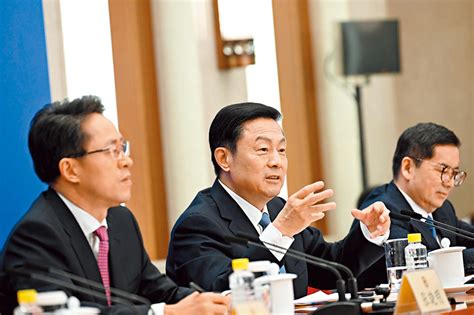 特寫：張曉明亮相發布會 香港文匯報
