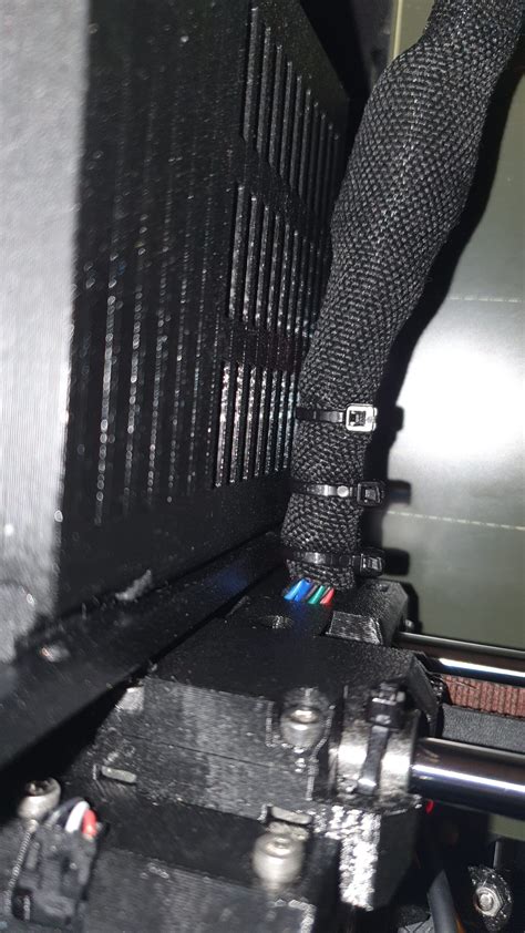 x axis layer shift cables hitting the frame before extruder body how