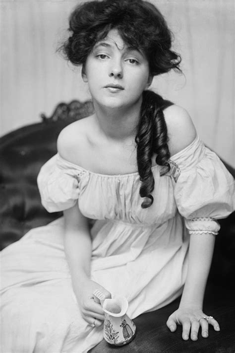 15 Of The Most Scandalous Women In History Evelyn Nesbit Gibson Girl