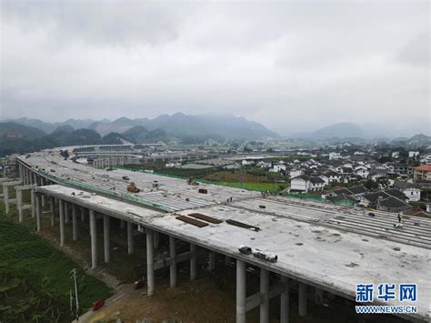 兰海高速重遵扩容工程蒲场特大桥建设顺利进行